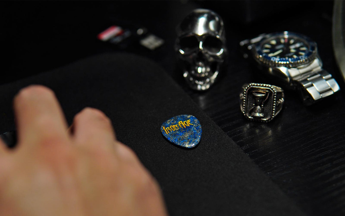 10 Best Materials For Homemade Guitar Picks - Iron Age Guitar Accessories